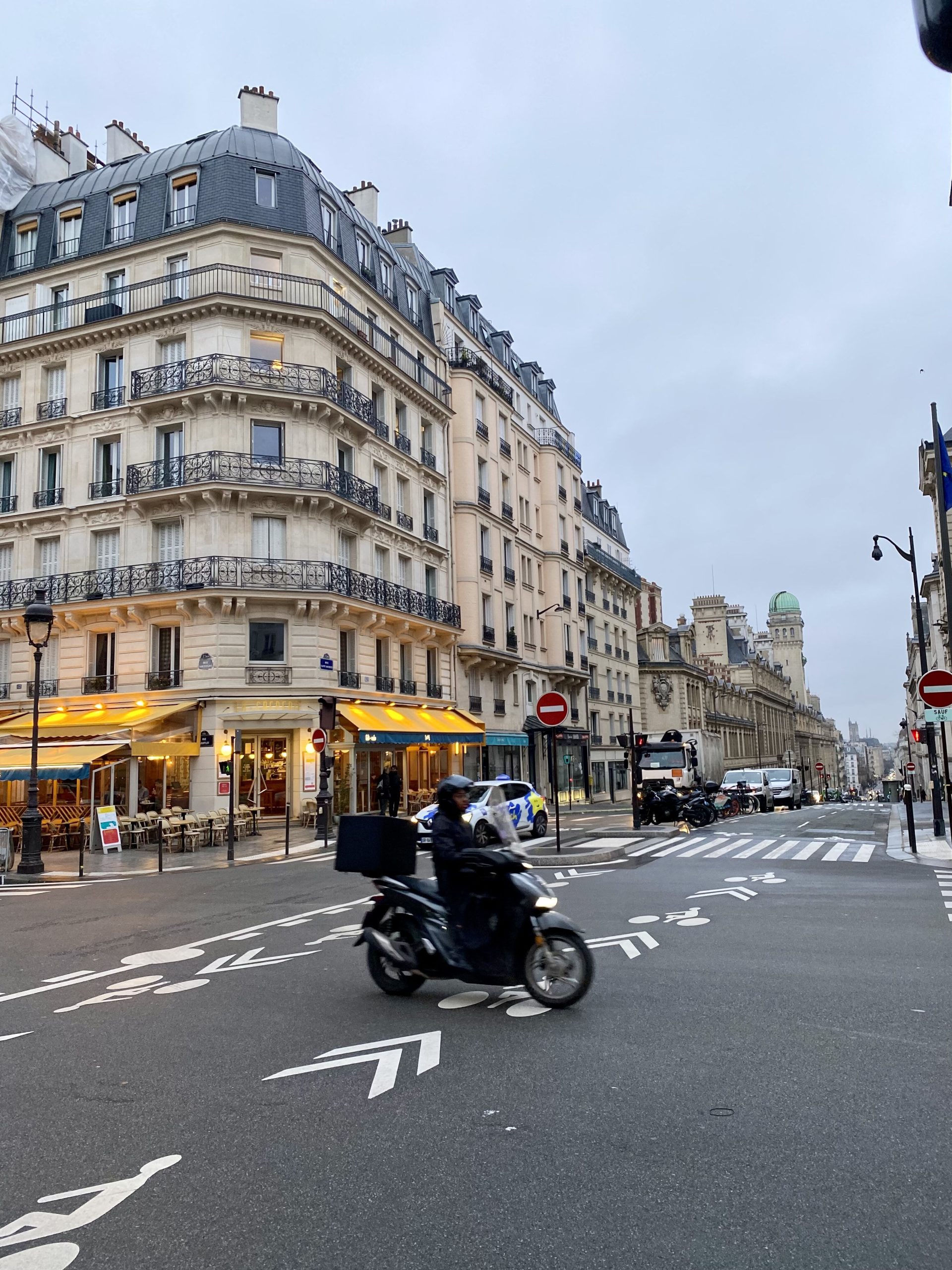 Where to Stay in Paris First Time: Best Neighbourhoods & Activities